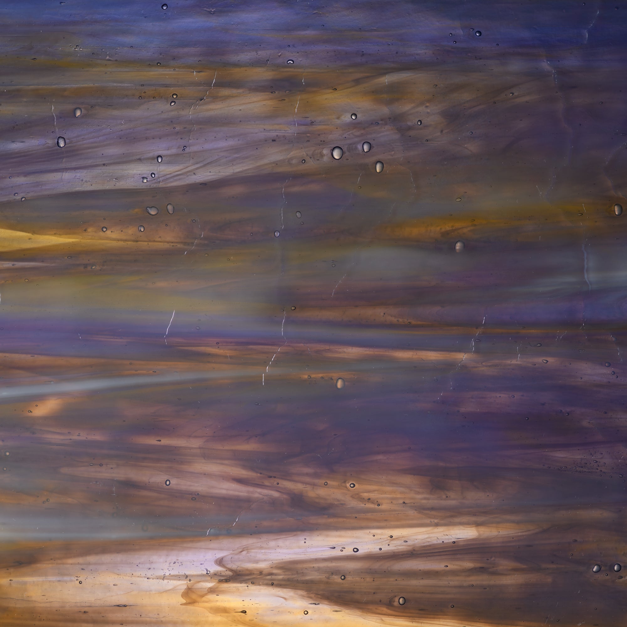WI WO 705 MY Violet, Medium Amber, White Wispy Mystic – Potekglass